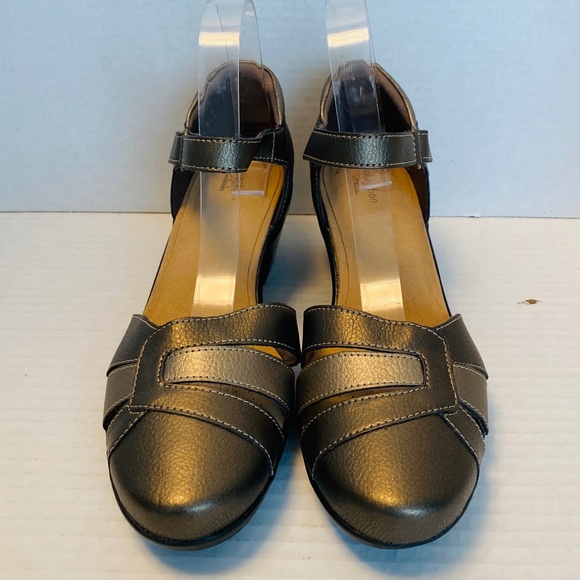 Clarks | Shoes | Nwob Clarks Collection Womens Emily Daisy Metallic ...